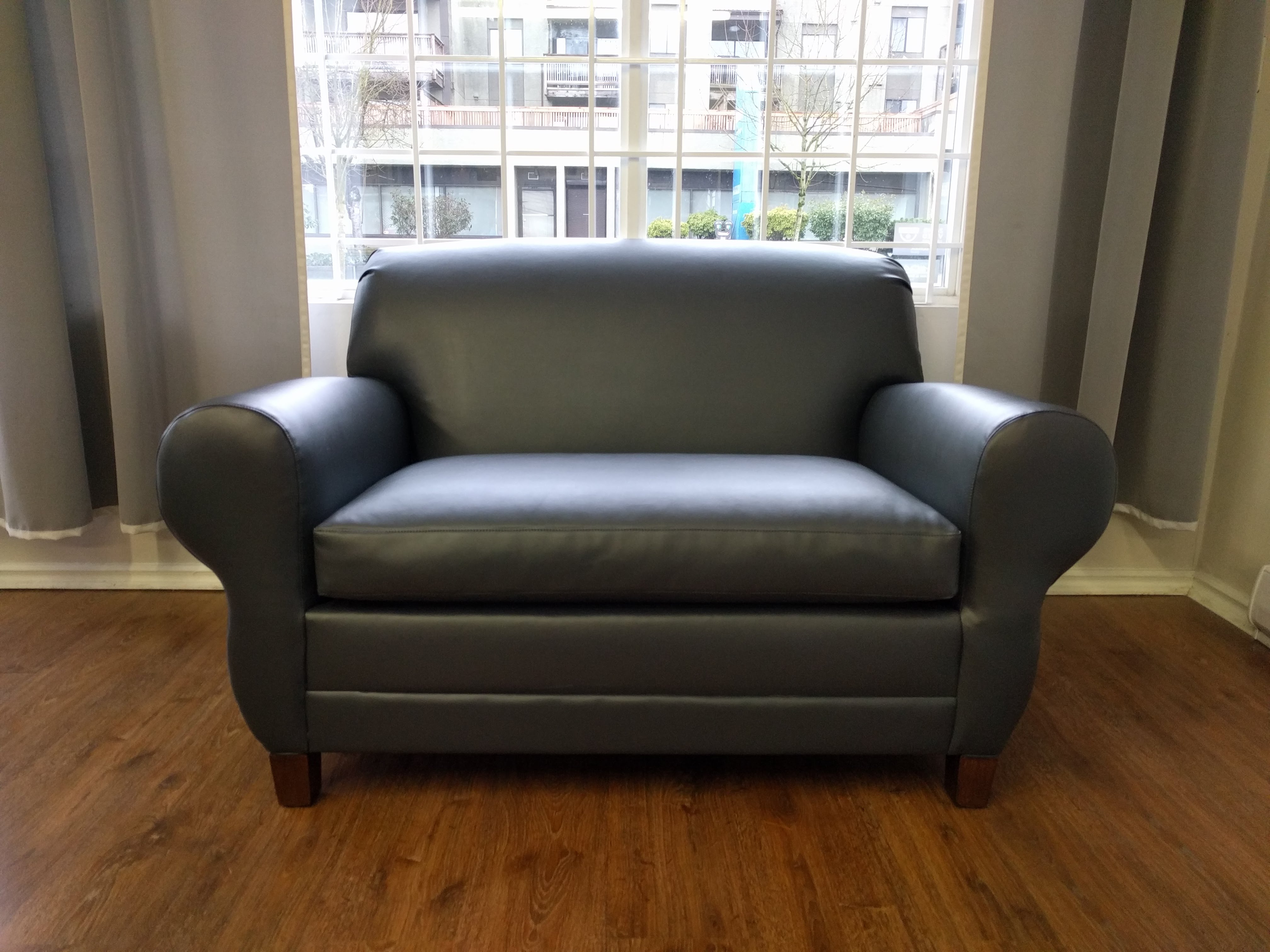 United Upholstery sofa premium polyurethane - UNITED UPHOLSTERY